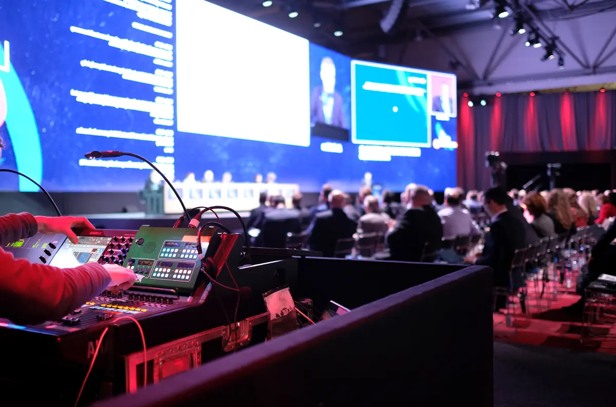 Expert Tips for Managing Large Scale Live Events - Honest AV
